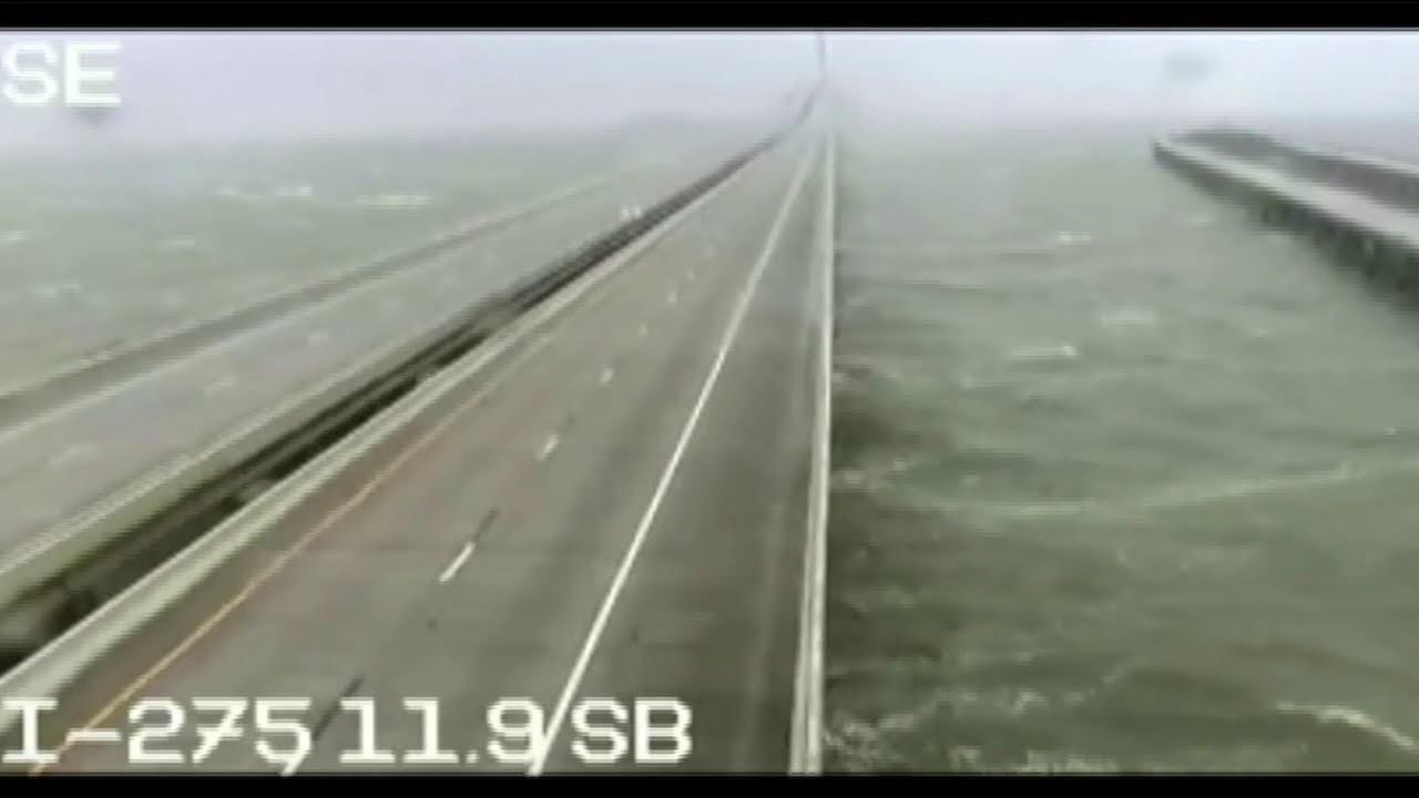 Sunshine Skyway Bridge as Hurricane Ian makes landfall - YouTube
