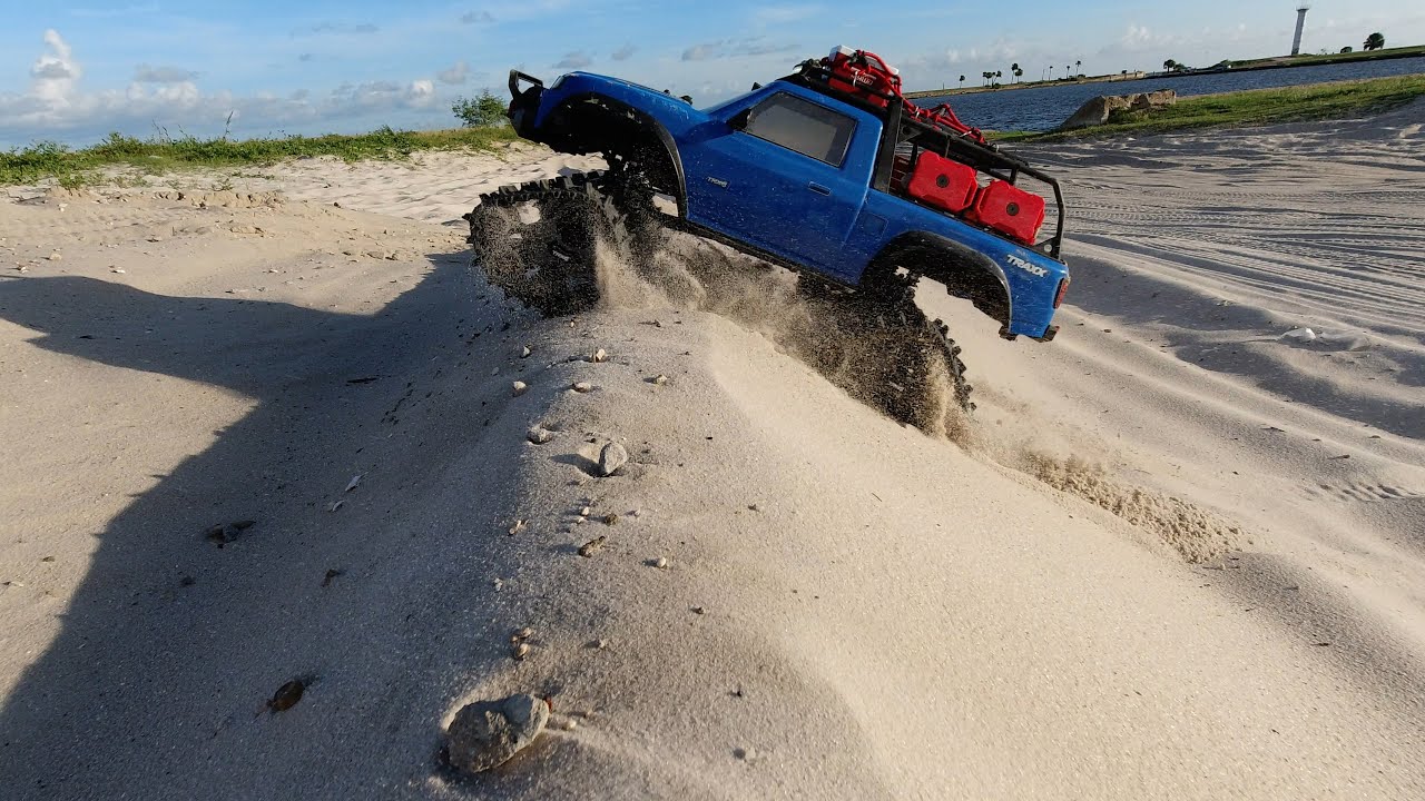 Traxxas TRX4 TRAXX | Deep Terrain Treads | Crawling Through Sand - YouTube
