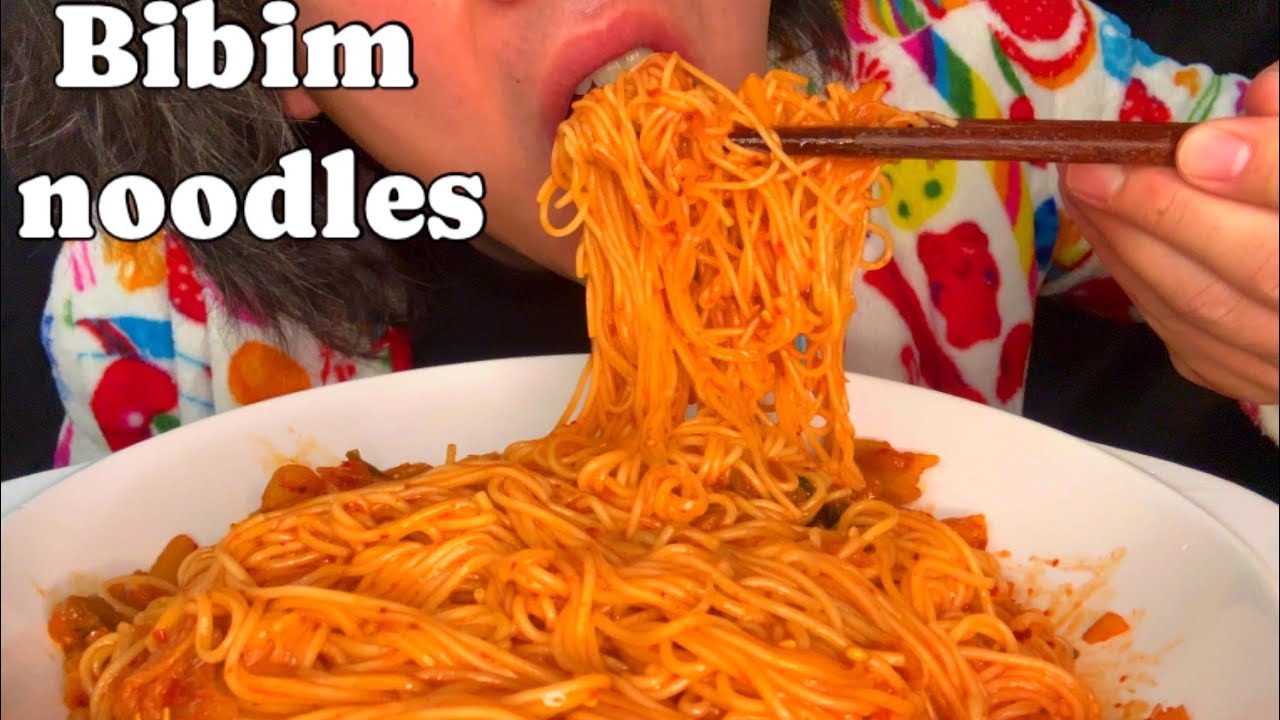 EATING bibim guksu (korean spicy cold noodles) ASMR MUKBANG - YouTube