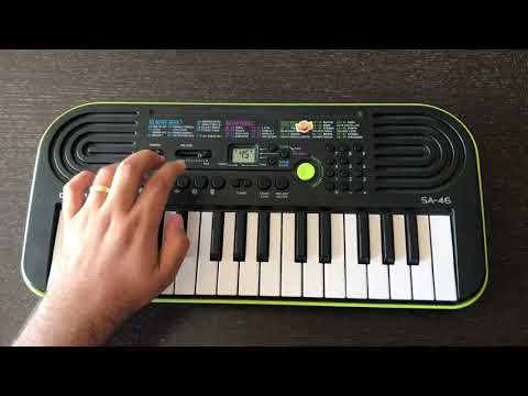 Oyuncak Orgla Müzik Yapmak