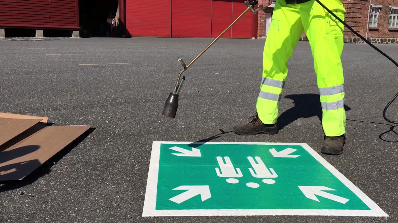 Application of PREMARK road sign - YouTube