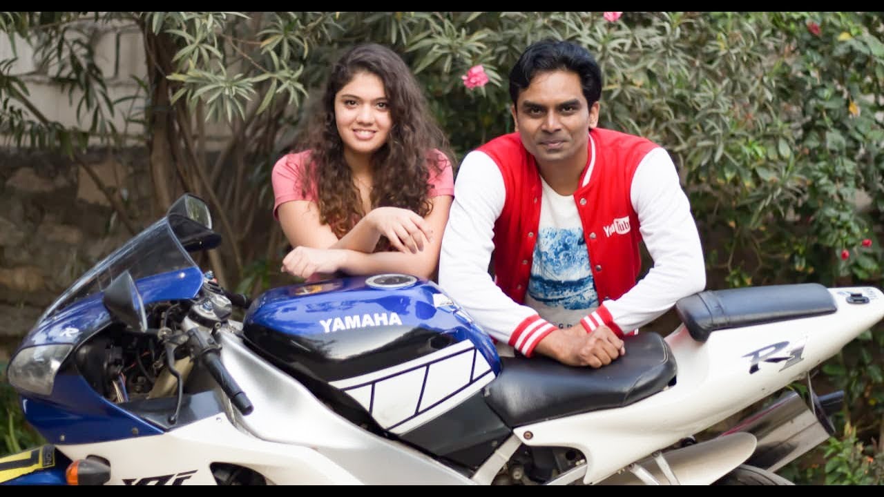 How should a Woman SIT on a Superbike as Pillion. Safety tutorial ...