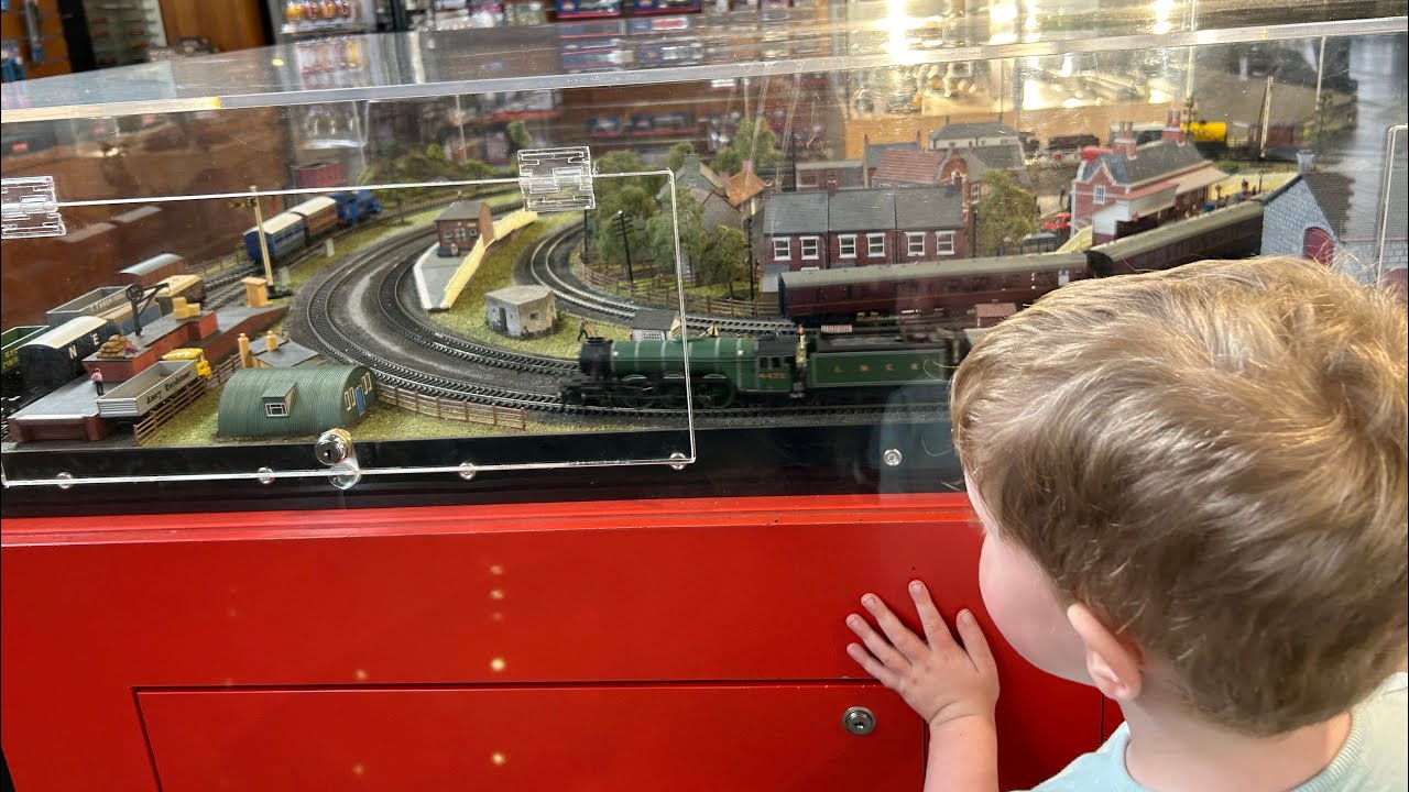 Part 1. Building a baseboard for TT:120 #hornby #hornbyrailways # ...