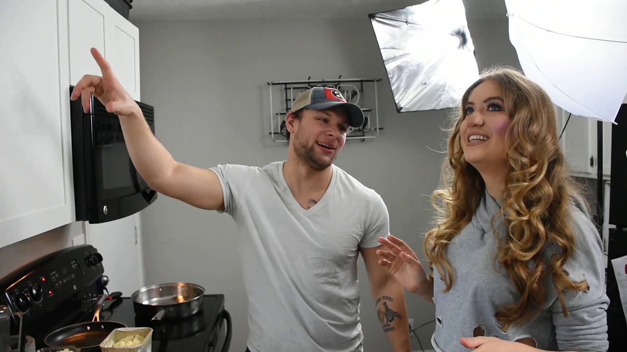 Episode 2 - Taco Time With Mary Kutter! - YouTube