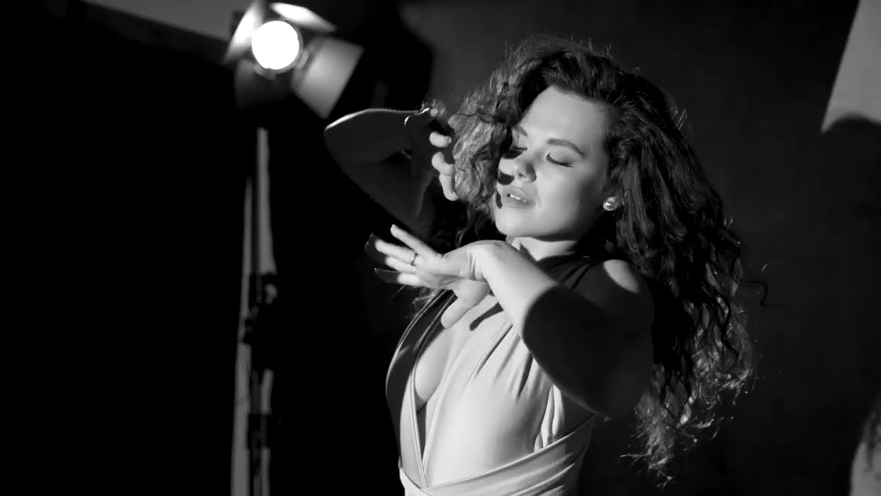 Be. Here. Now - Diana Wind - Judesio plastika moterims - YouTube