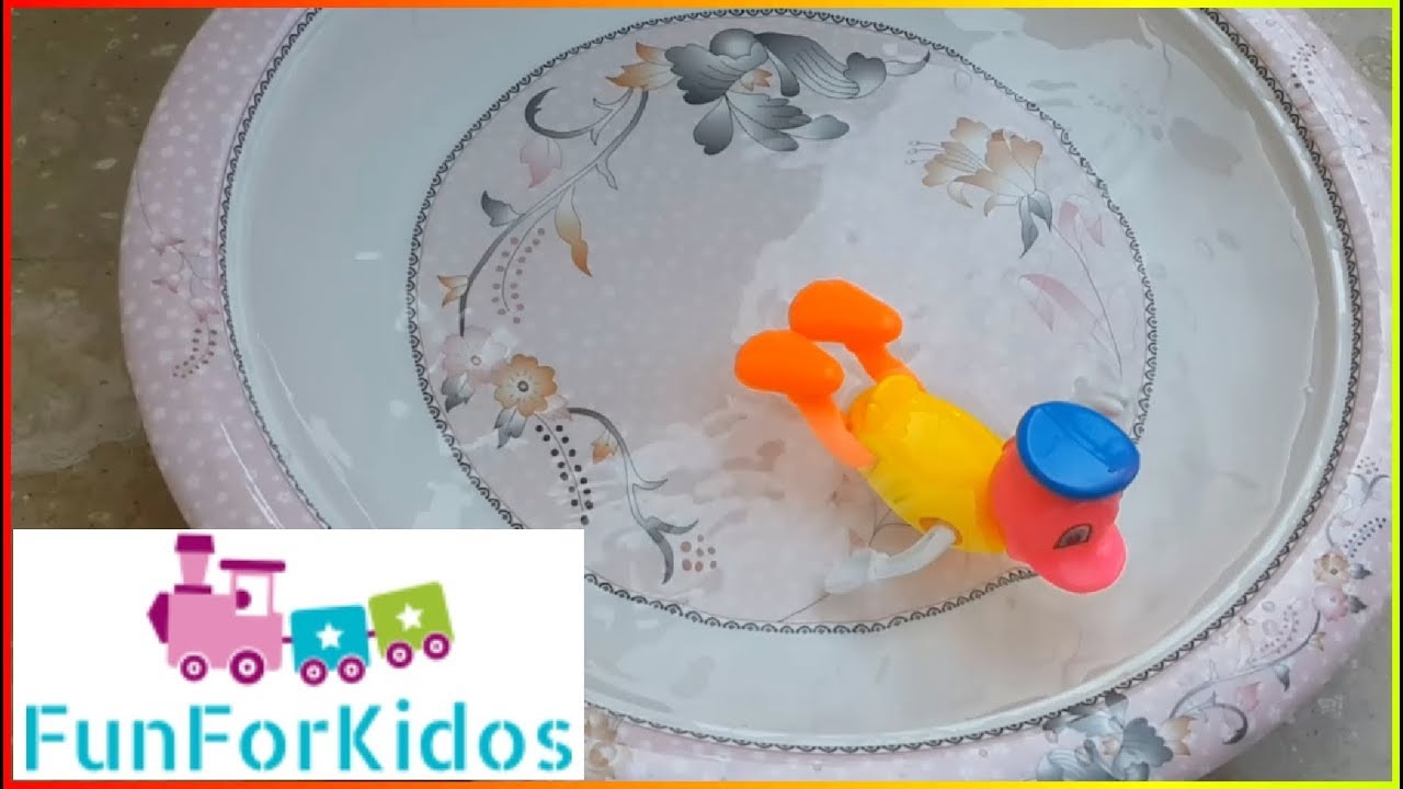 Donald Duck Swimming Toy | Kids Playing With Swimming Donald Duck ...