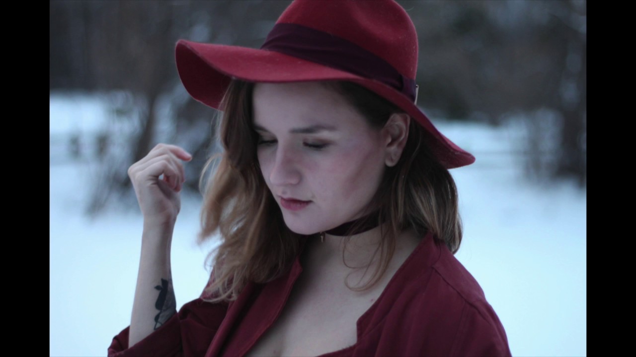 Behind the scenes - Holly Bear Photography (music by Sonreal) - YouTube