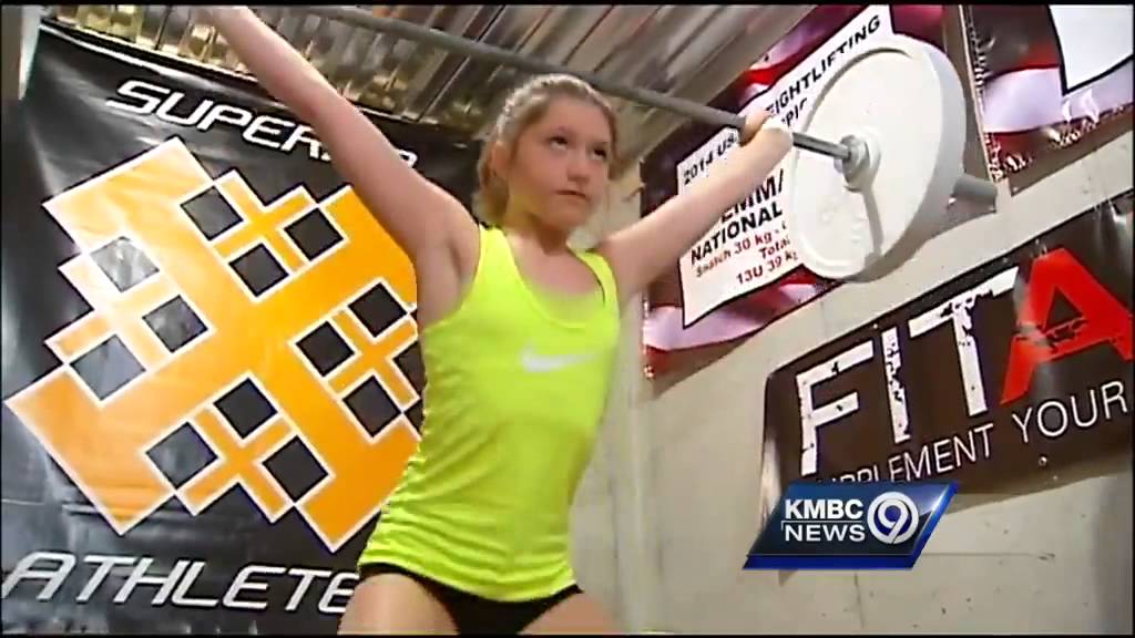 12-year-old weightlifter picks up sport quickly - YouTube