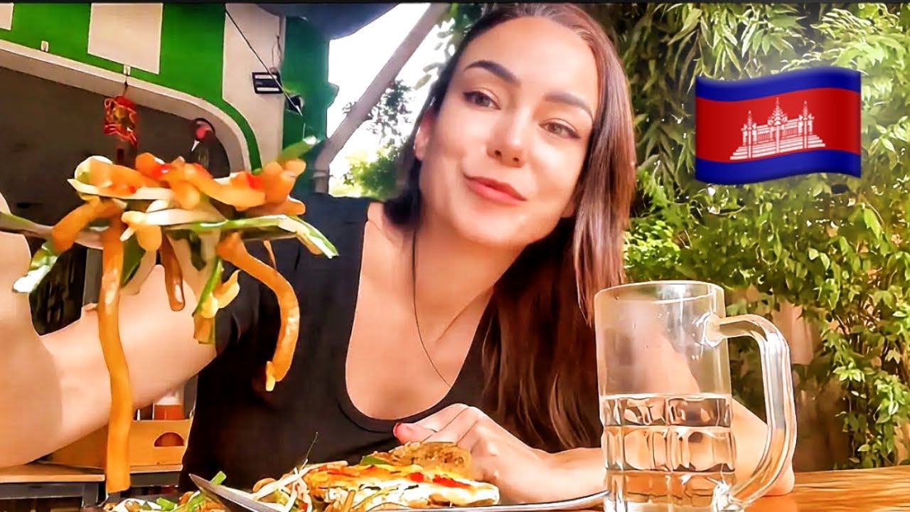 Would you eat this? $2 Stir-fried PIN NOODLES at LOCAL hotspot 🇰🇭 - YouTube