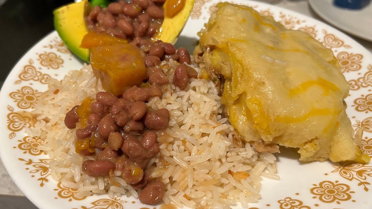 Pastelón de plátano maduro con pechuga de pollo 🥑 #receta #disfruta ...