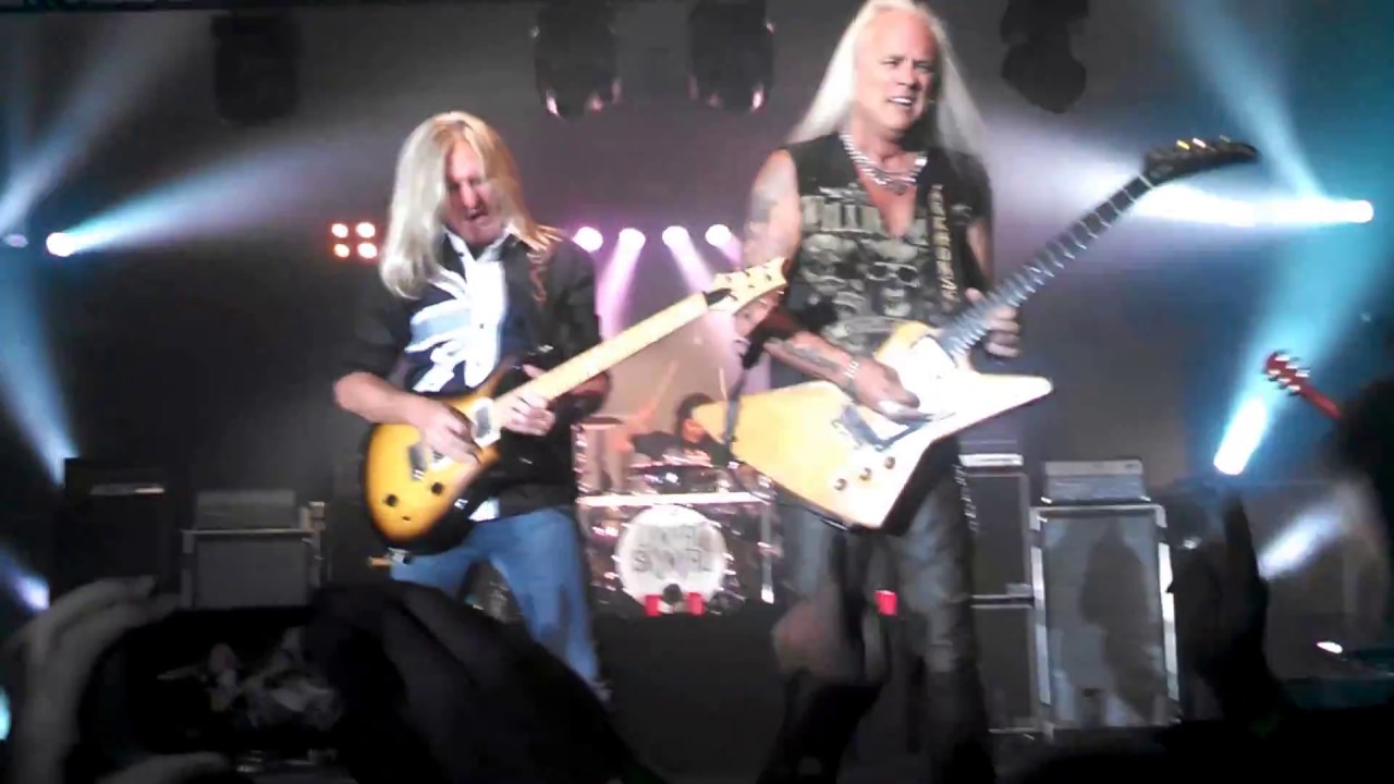 Lynyrd Skynyrd Freebird solo 8/9/14 Las Vegas - YouTube