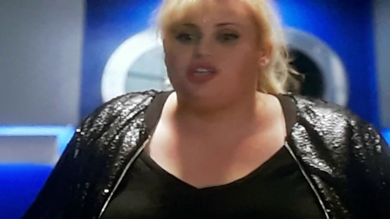 Toxic(Pitch perfect 3)full performance barden bellas - YouTube