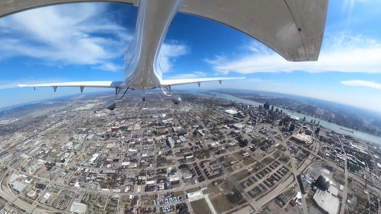 Downtown Detroit & Detroit Metro Airport In Cirrus SR22 | Can I Fly ...