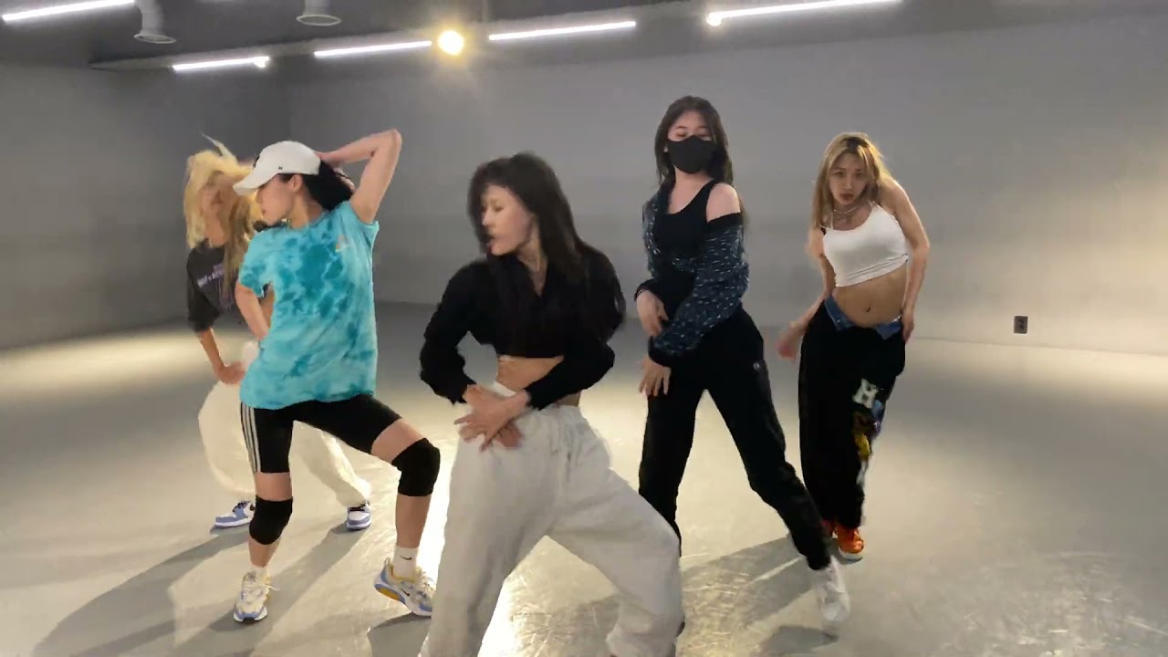 WANT Crew Dance Practice - YouTube