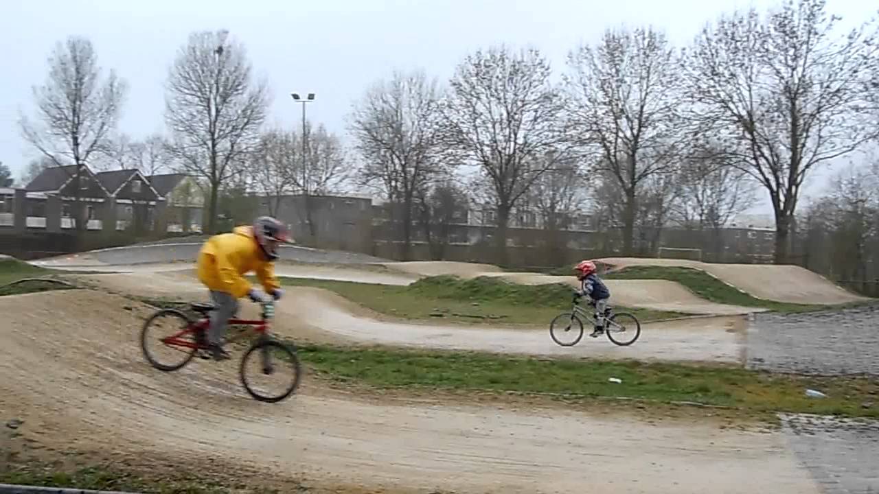 Len Fietscross 3e - YouTube