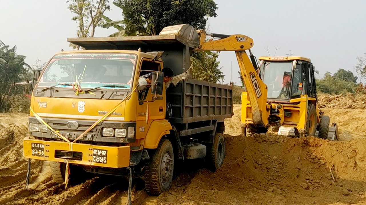 Amazing !!! Yellow JCB Loading A Yello DumpTruck - Full Loading With ...