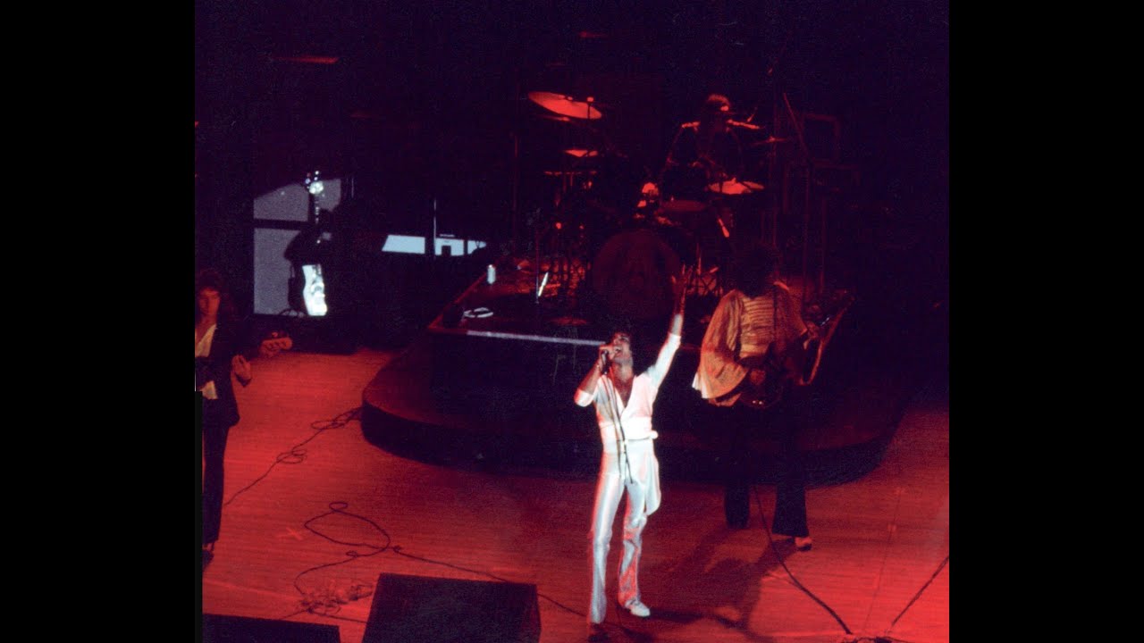 Queen - April 23rd, 1975 - Live in Kobe (Two-Source Merge) - YouTube