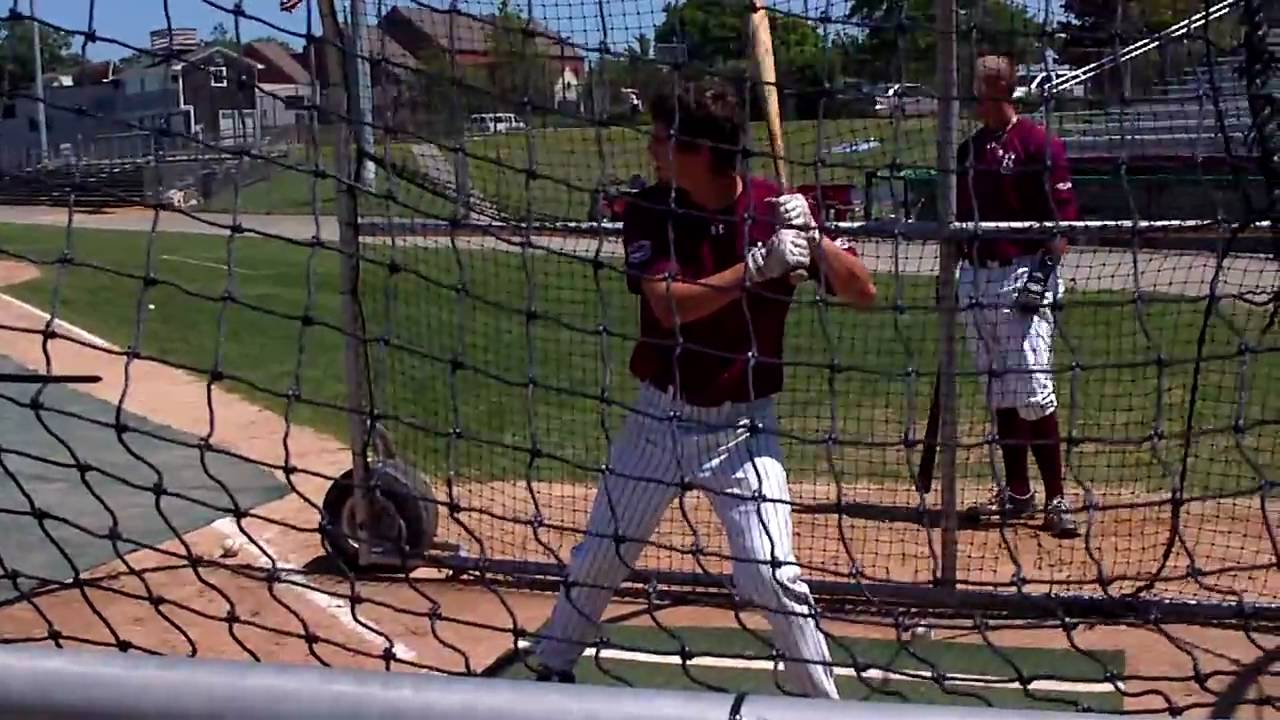 Kevin Medrano Falmouth Batting Practice 6/19/2010 - YouTube