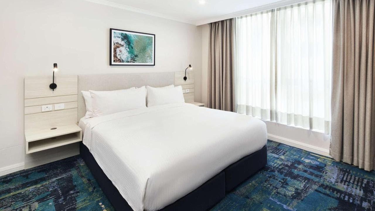 Rydges Darling Square Apartment Hotel, Sydney, Australia - YouTube