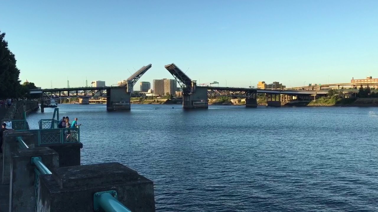 Draw Bridge in Portland, Oregon - YouTube