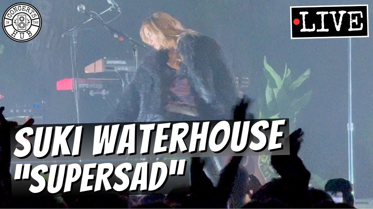 Suki Waterhouse "Supersad" LIVE - YouTube