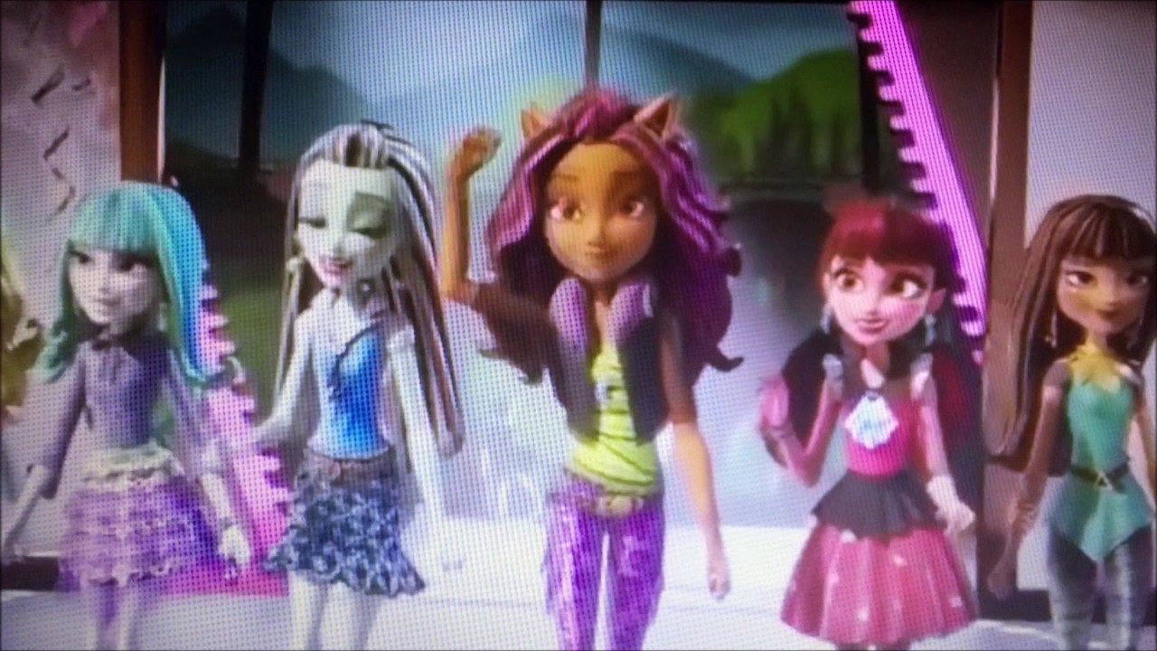 Monster High Electrified: Monsters meet the Humans - YouTube