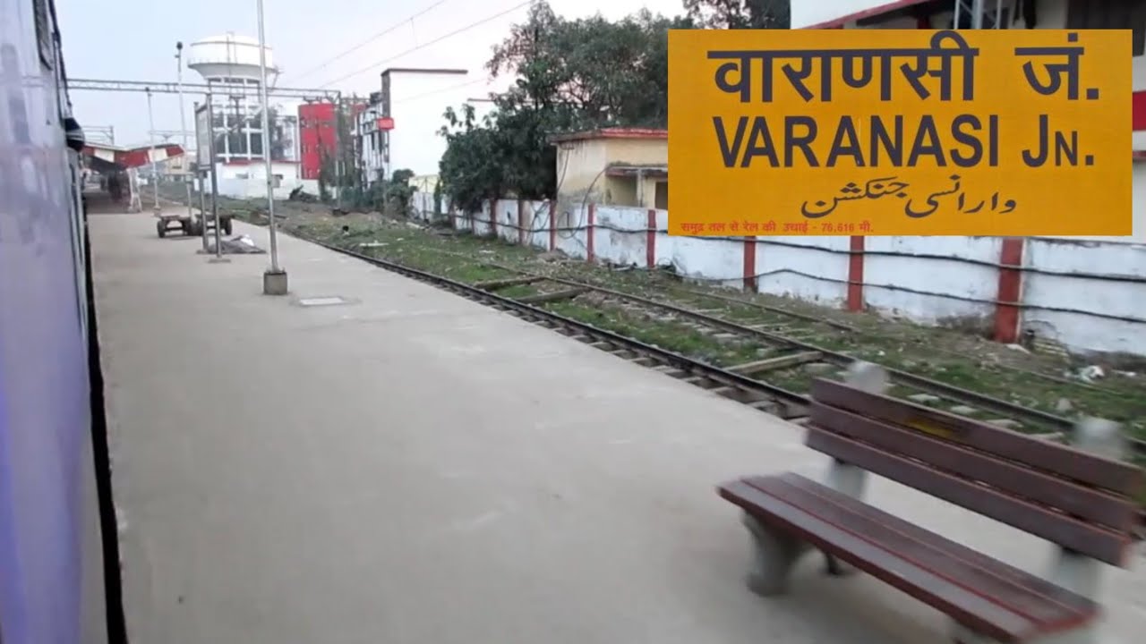 Grand Entry meets Huge Rush at VARANASI Jn:Onboard 15125 KASHI PATNA ...