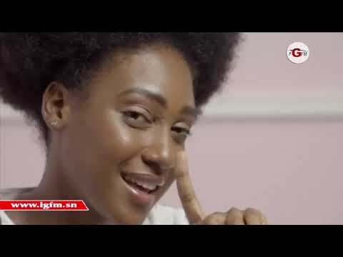 La chanteuse de "Chéri Coco" raconte Amira Abed - YouTube
