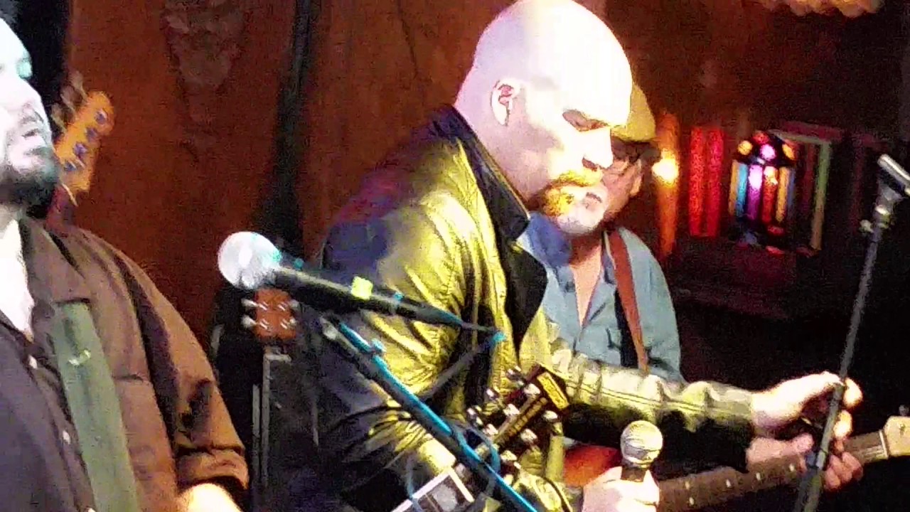 Joey Delgado solos with Mike Ledbetter and Monster Mike Welch - YouTube