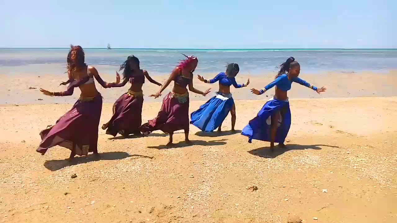 belly dance african - YouTube
