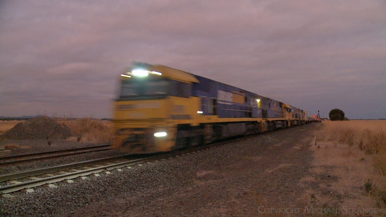 1MP2 Pacific National Steel & Container Freight Train (19/3/2023 ...
