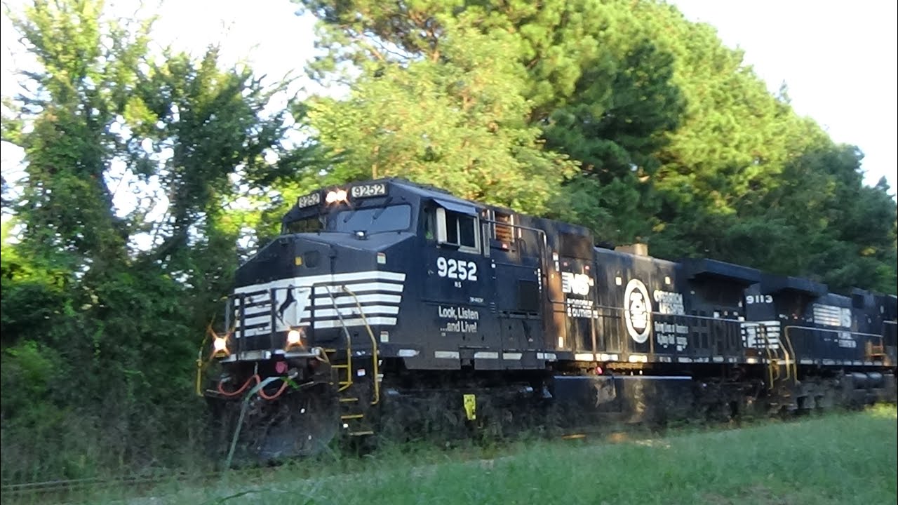 HD : NS OLS Dash9 leading 23N - YouTube