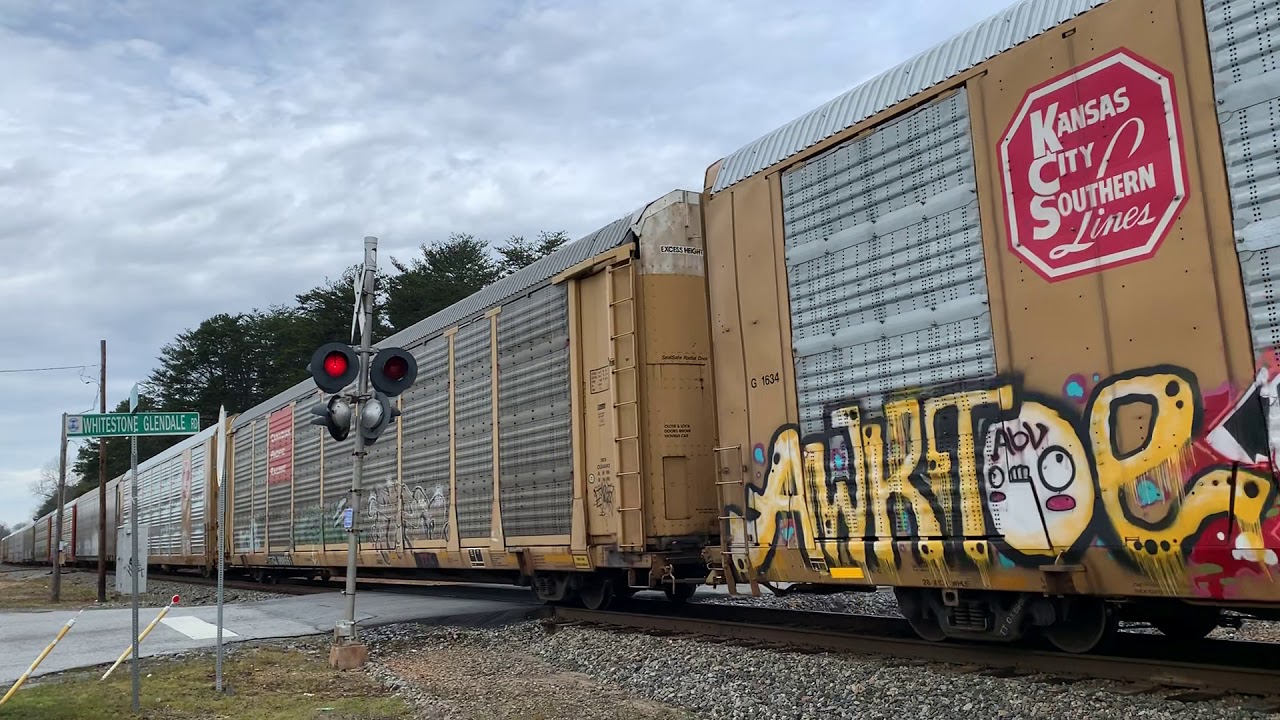 NS 28T Loaded Autoracks by White Stone, SC w/ a mega idiot driver - YouTube