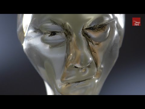 How Artist Dean Allison Captures the Human Condition in Glass