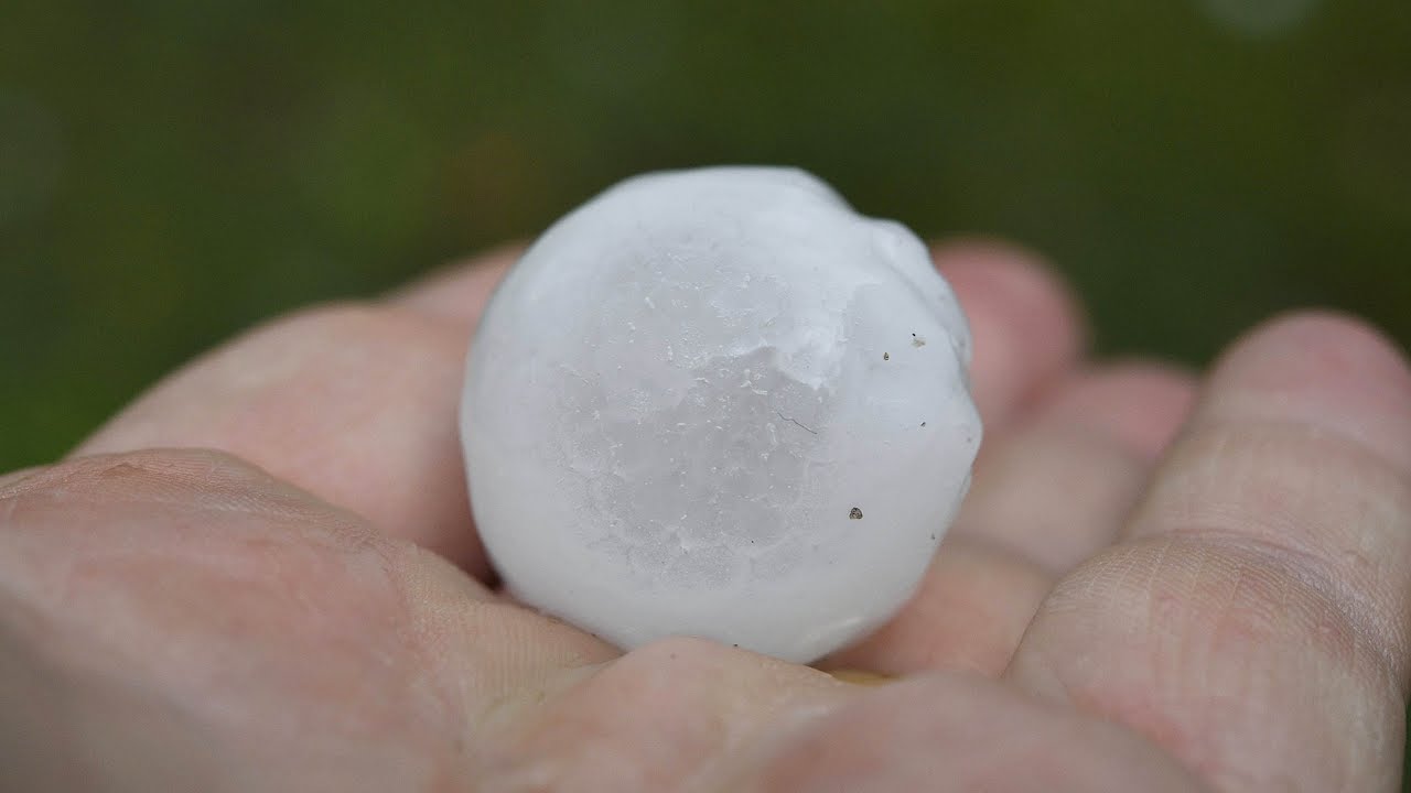Worst hail in 20 years lashes Sydney - YouTube
