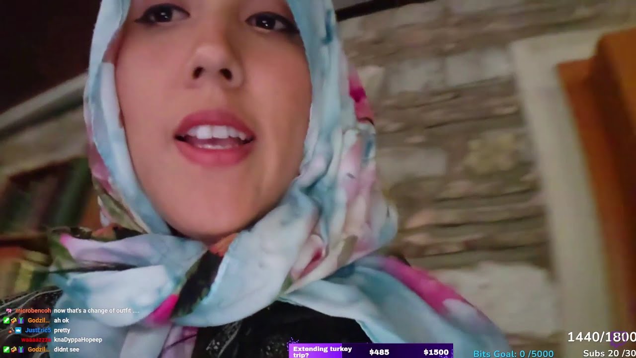 A lady lets me enter in a Turkish mosque - Justketh - YouTube