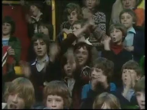 Get It Together S01 E04 27th April 1977 - YouTube
