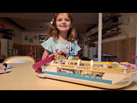 Take a tour of LEGO Friends set 41015 \