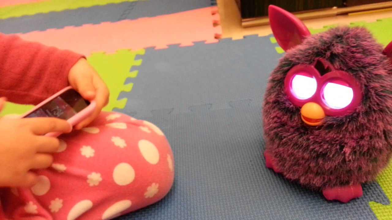 Playing with Furbies_20130206_192327.mp4 - YouTube