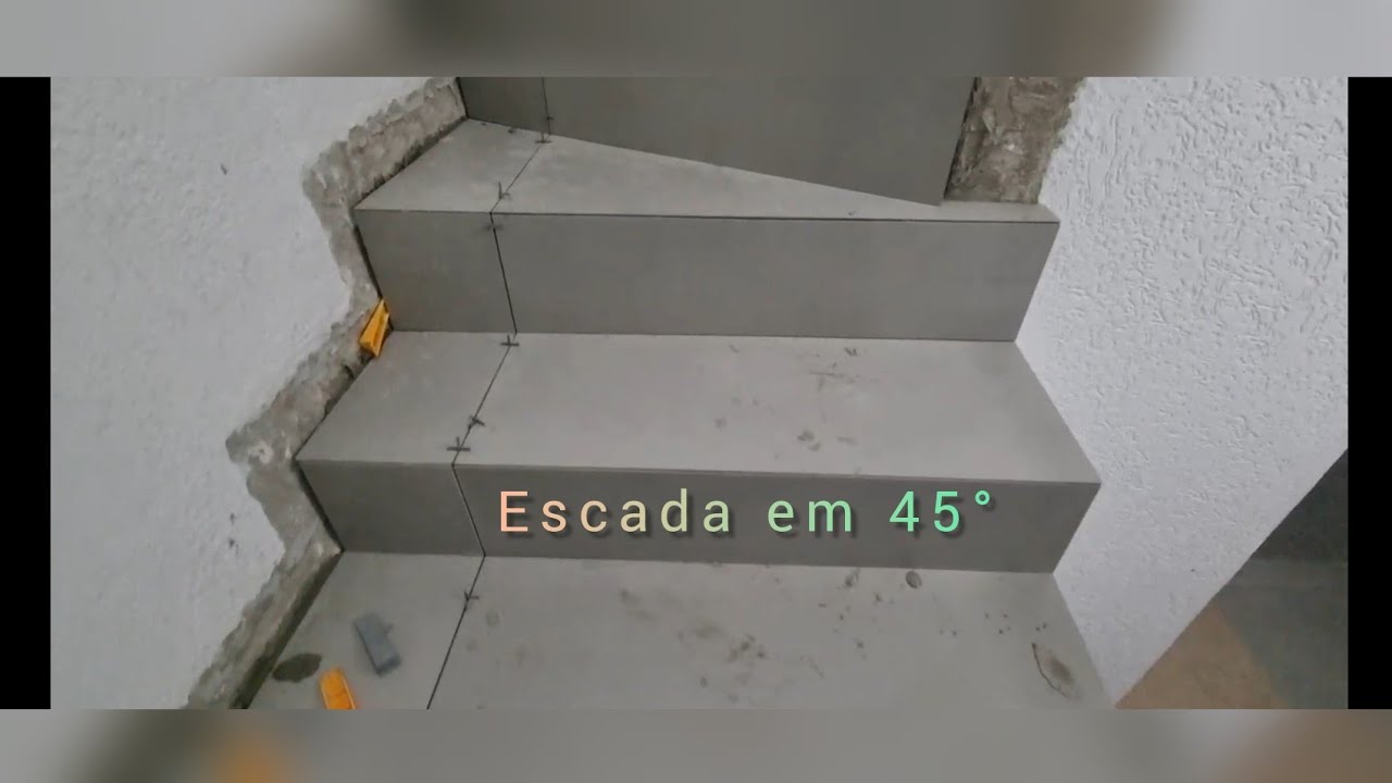 Escada 45 graus Porcelanato 74x74 Delta alinhamento com piso de baixo ...