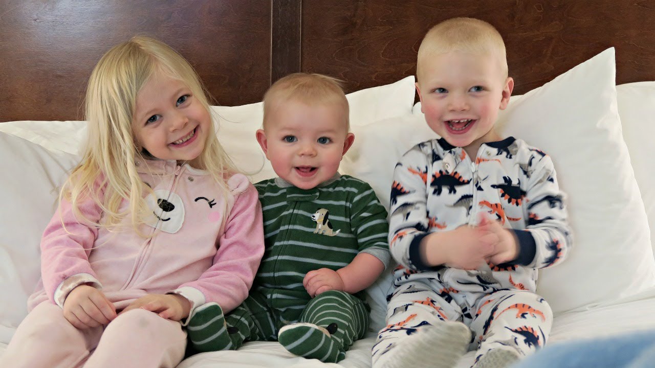 16 Hour Road Trip with THREE kids! *Vacation Day One* - YouTube