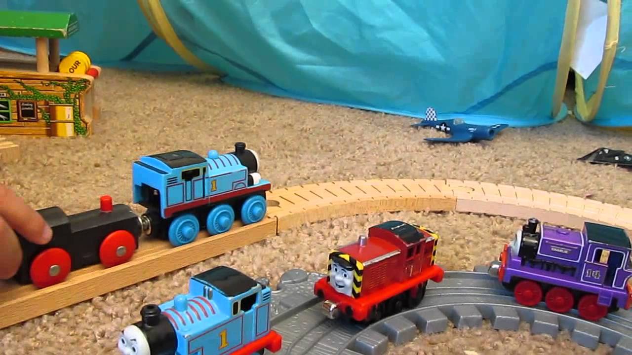 Jack the front loader helps thomas the tank engine - YouTube