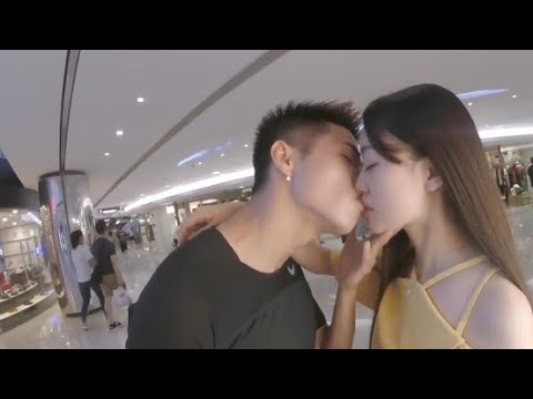 CIUMAN BARENG KAKAK DITEMPAT UMUM