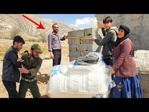 The engineer arrives to complete the house and Shahin argues with Mohammad.