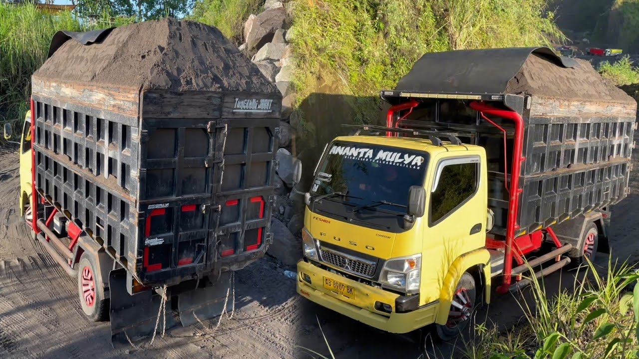 Heavy sand! HDX Canter dumptruck loaded with 17 cubic meters of ...