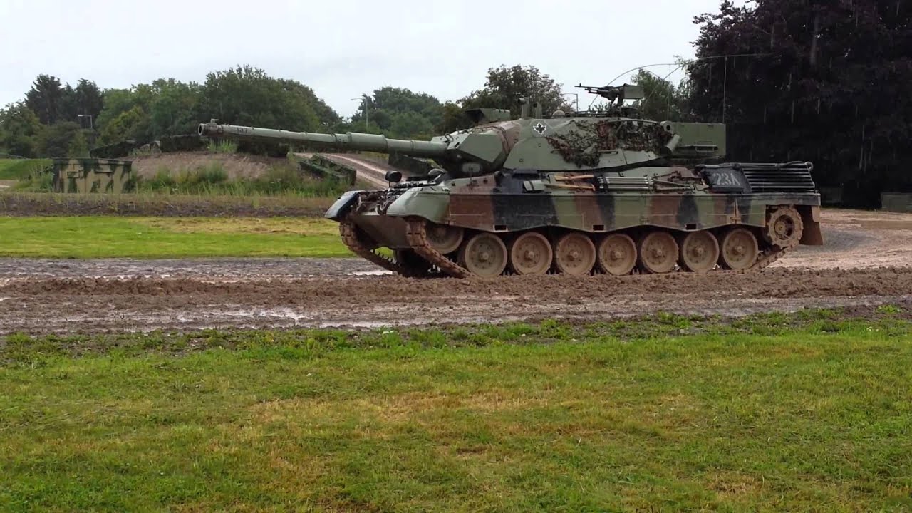 Leopard 1 A3 Display *Amazing commentary* The Tank Museum Uk - YouTube