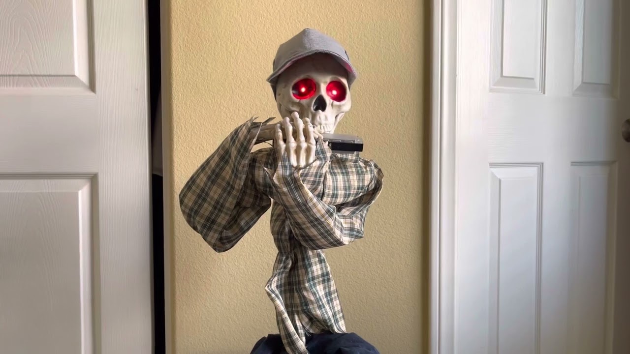 Skeleton Singing harmonica - YouTube