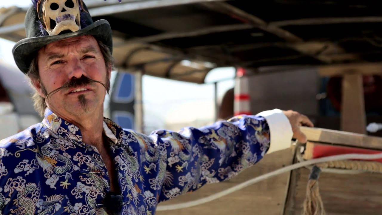 Cool Hunting Video: Reverend Gadget's Art Car - YouTube