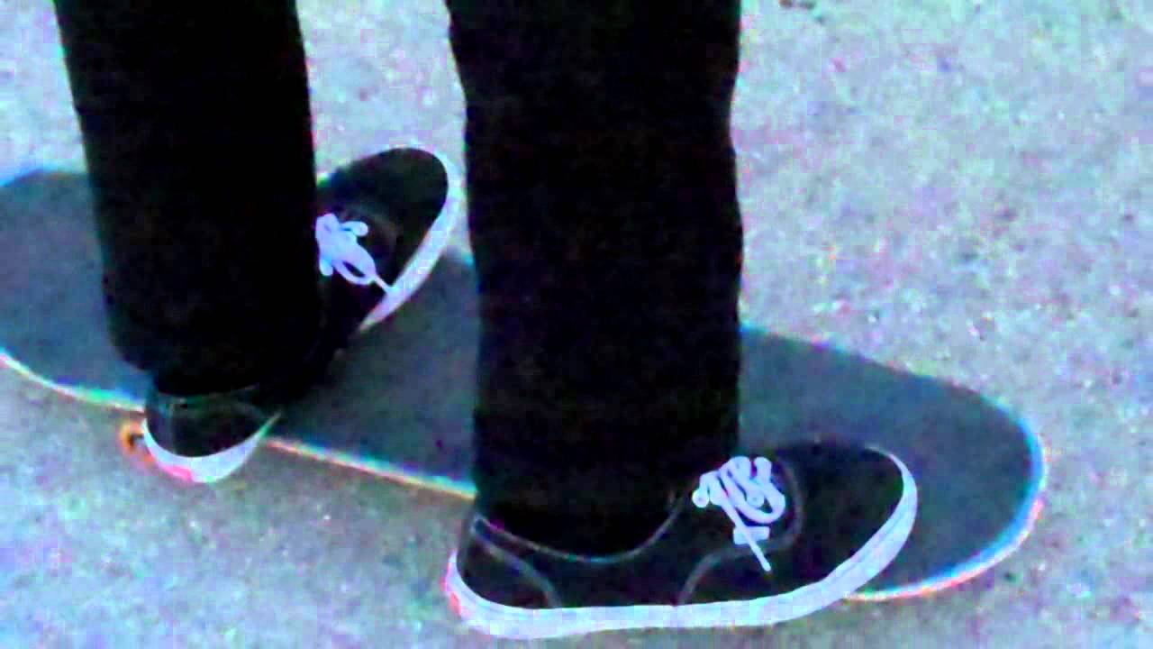 HOW TO: Fakie front shuvit - YouTube