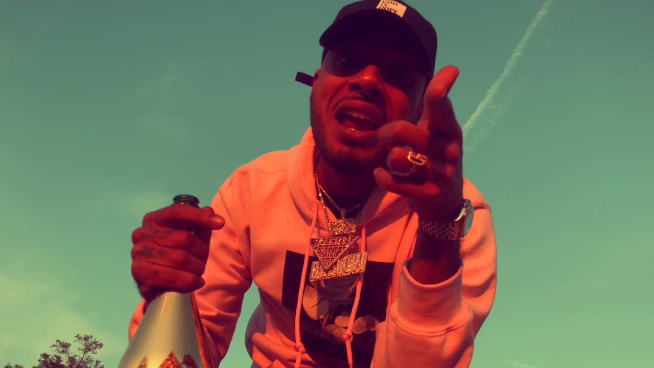 DeeLow Diamond Man "Plain Jane Freestyle" - YouTube